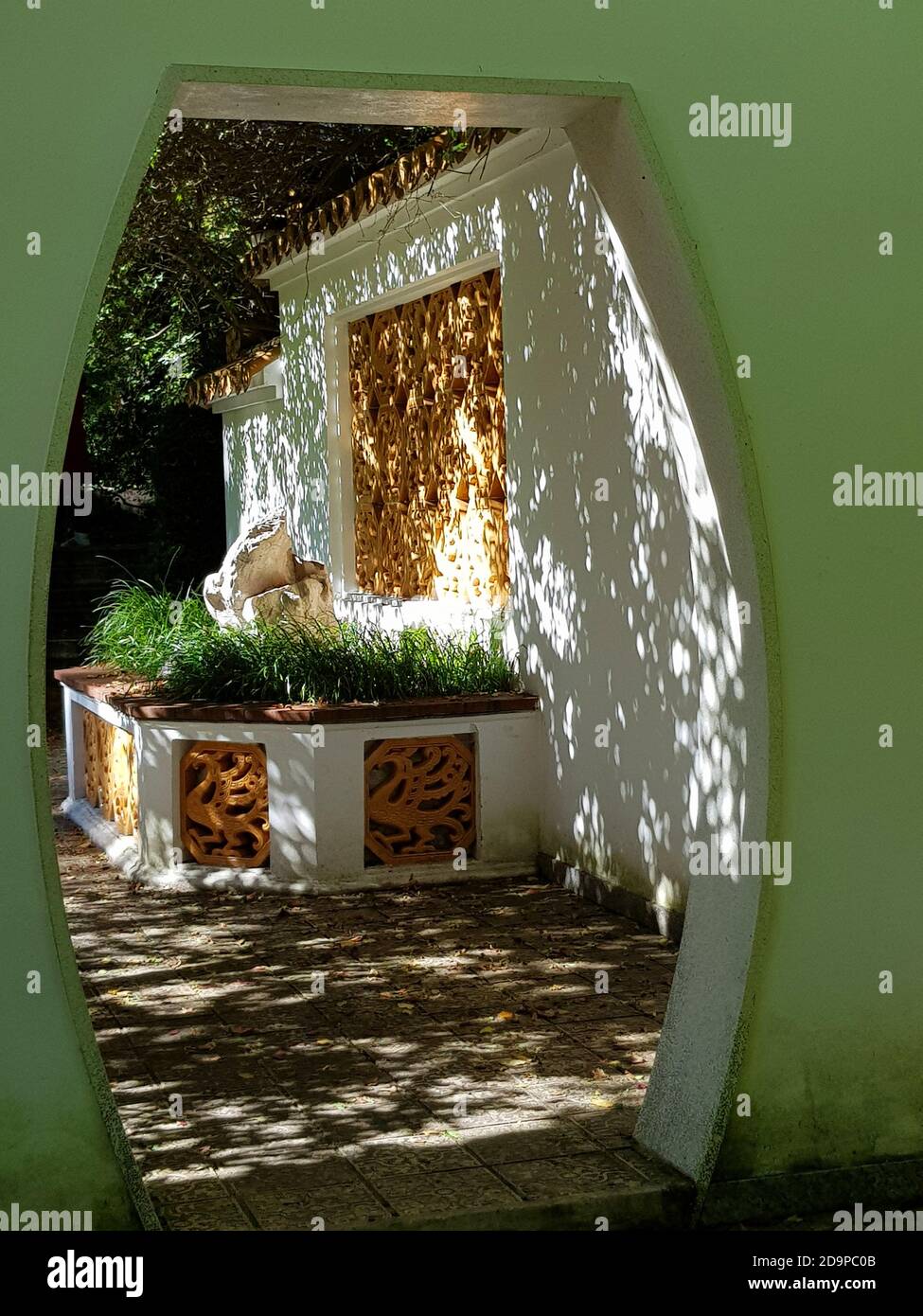 Garden portal hi-res stock photography and images - Alamy