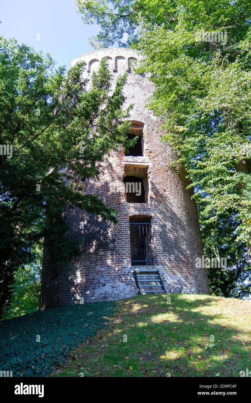 Well tower hi-res stock photography and images - Alamy