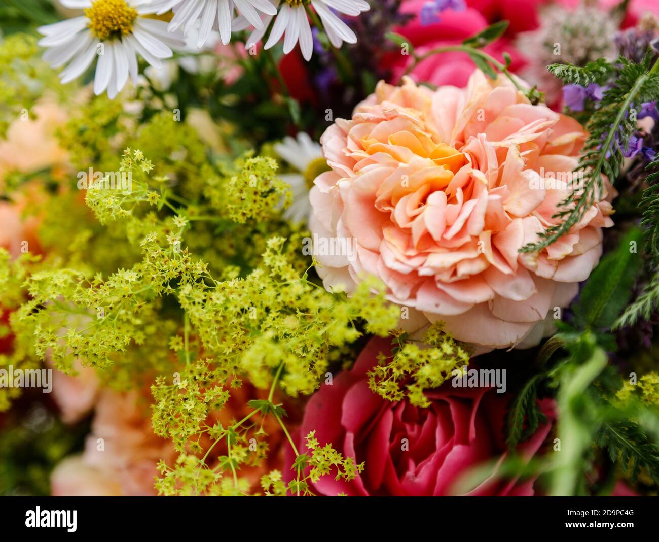 Bouquet from the garden hi-res stock photography and images - Alamy