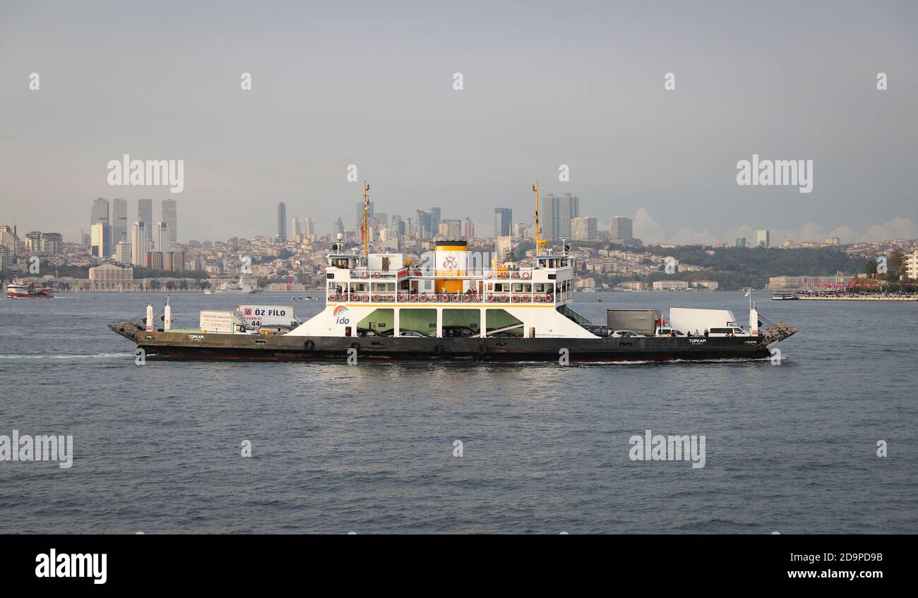 ISTANBUL, TURKEY - OCTOBER 29, 2020: Istanbul Deniz Otobusleri ferry in ...