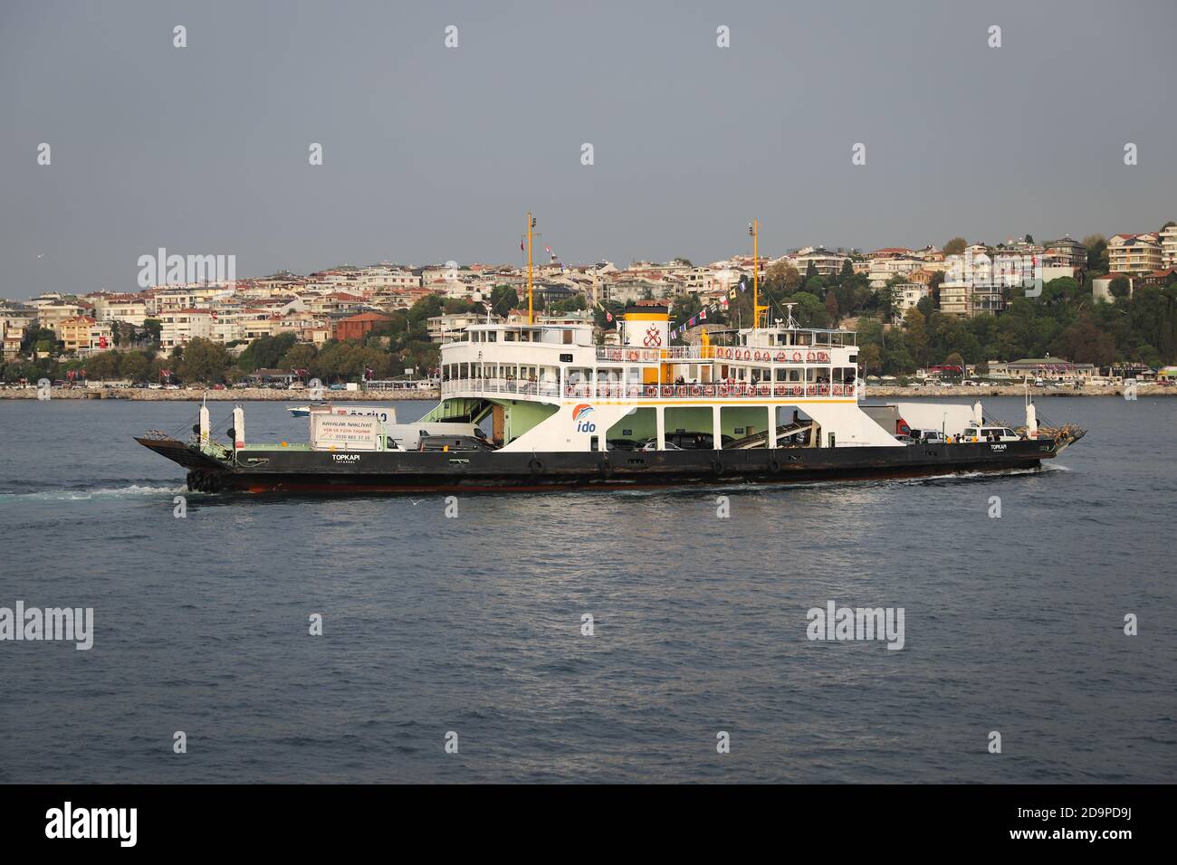 ISTANBUL, TURKEY - OCTOBER 29, 2020: Istanbul Deniz Otobusleri ferry in ...