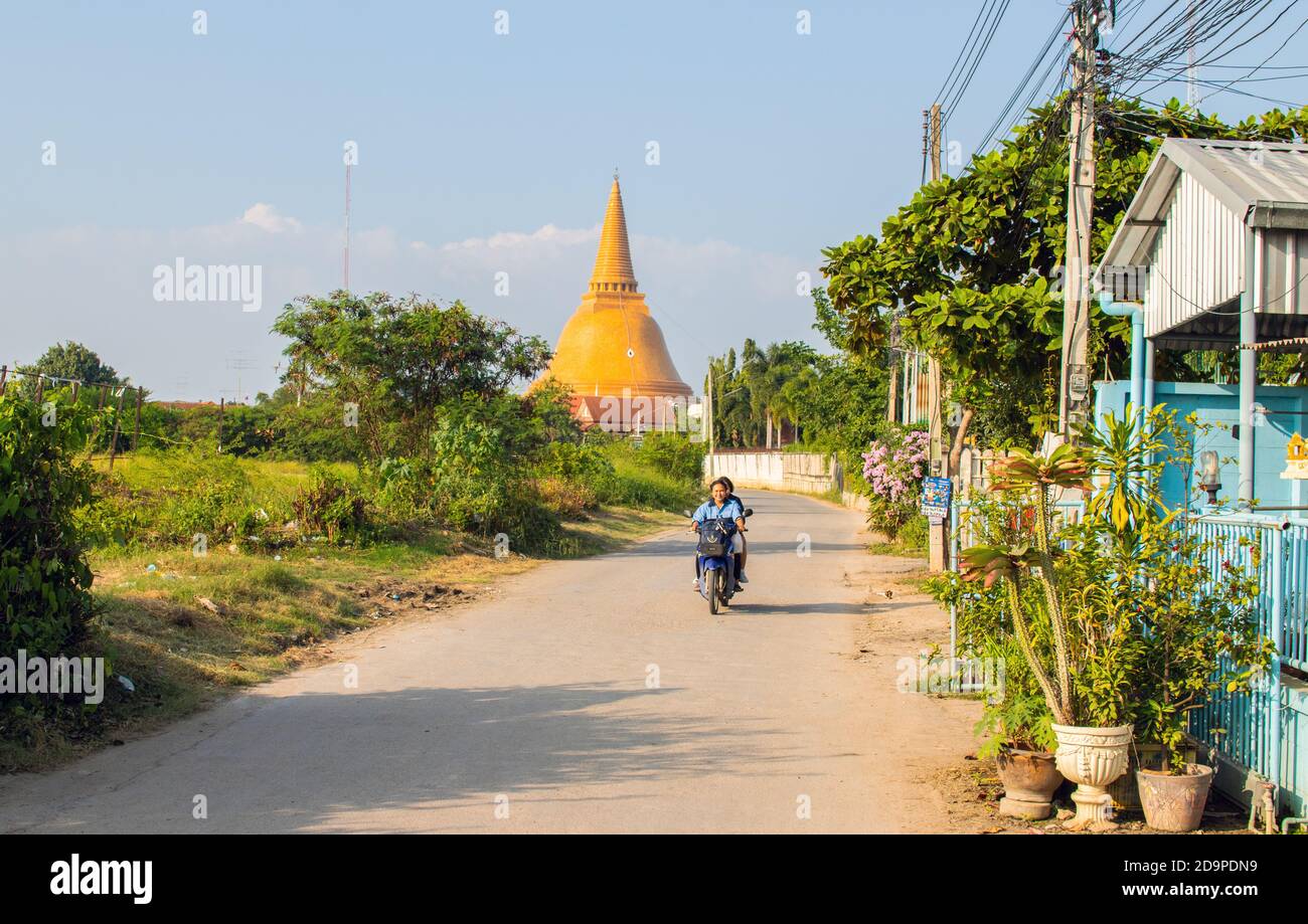 Nakhon pathom pagoda temple hi-res stock photography and images - Alamy