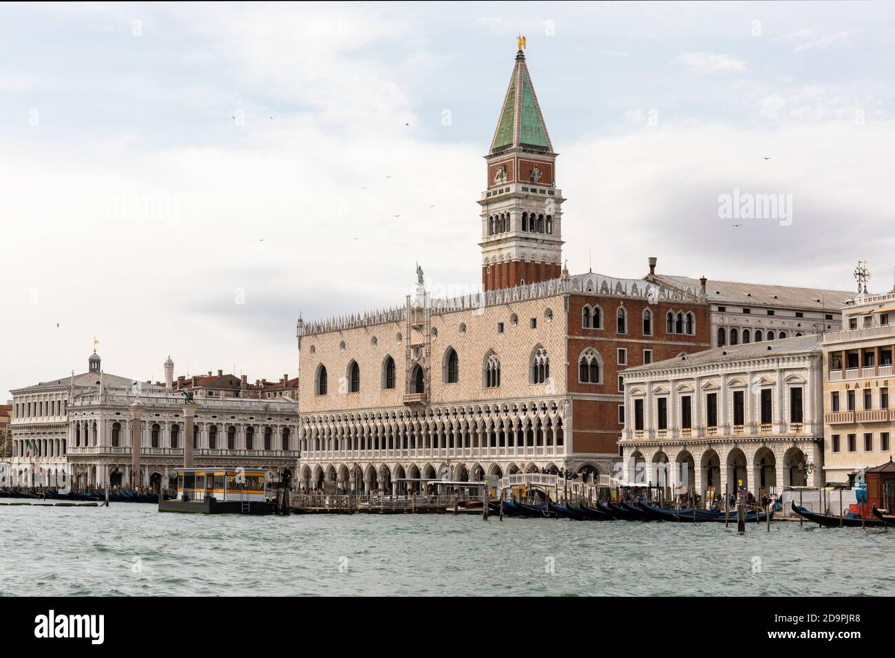 Famous italian landmarks hi-res stock photography and images - Alamy
