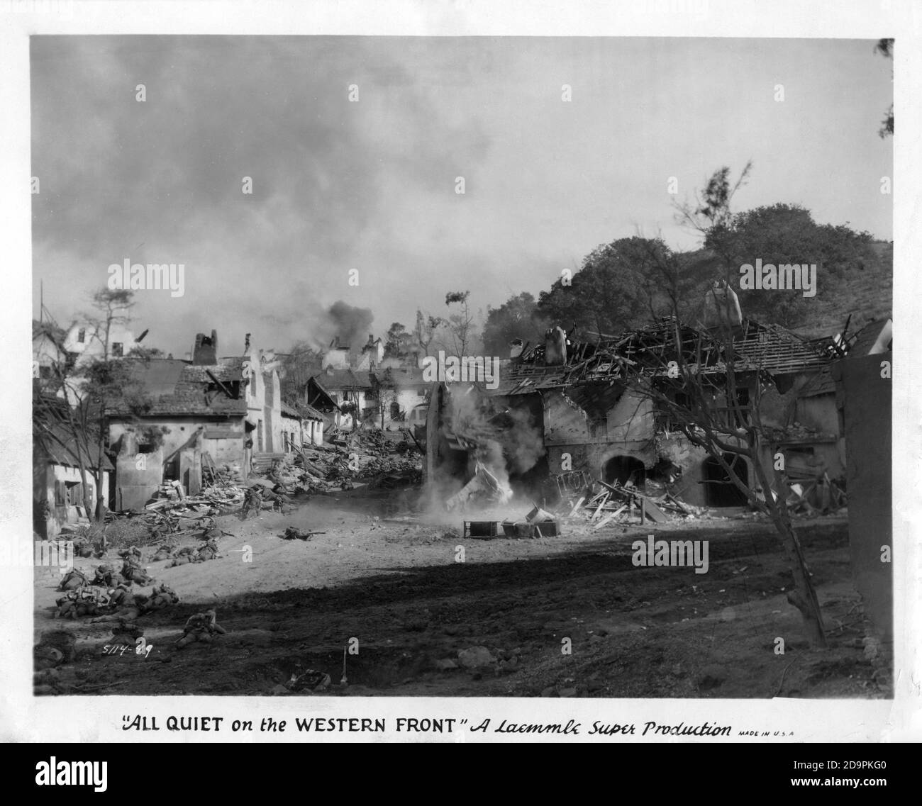 Battle Scene of German Soldiers in destroyed Village in ALL QUIET ON ...