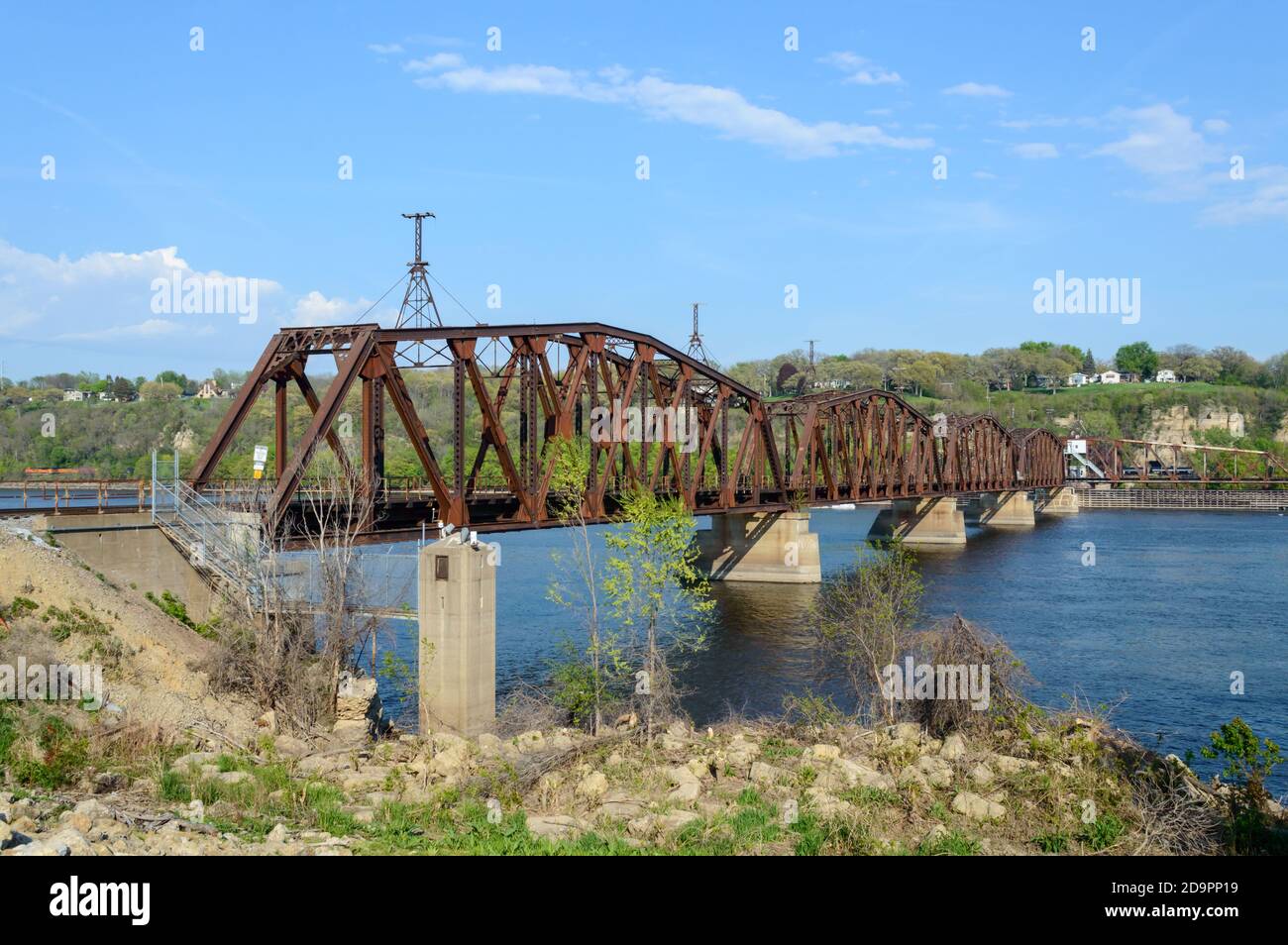 Old railway bridge over the Mississippi River, Dubuque Iowa Stock Photo ...