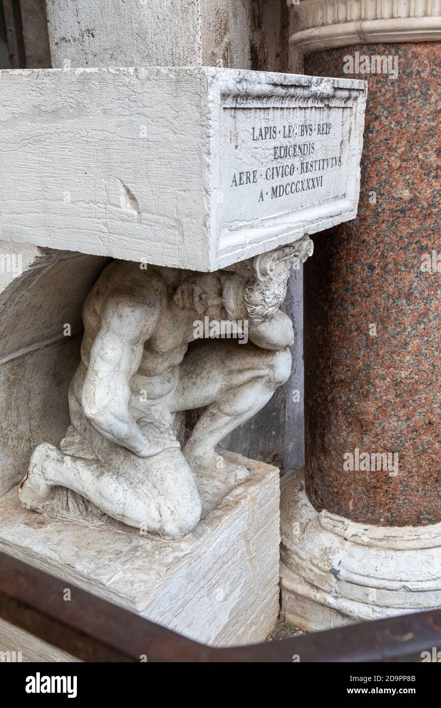 Il gobbo di rialto hi-res stock photography and images - Alamy