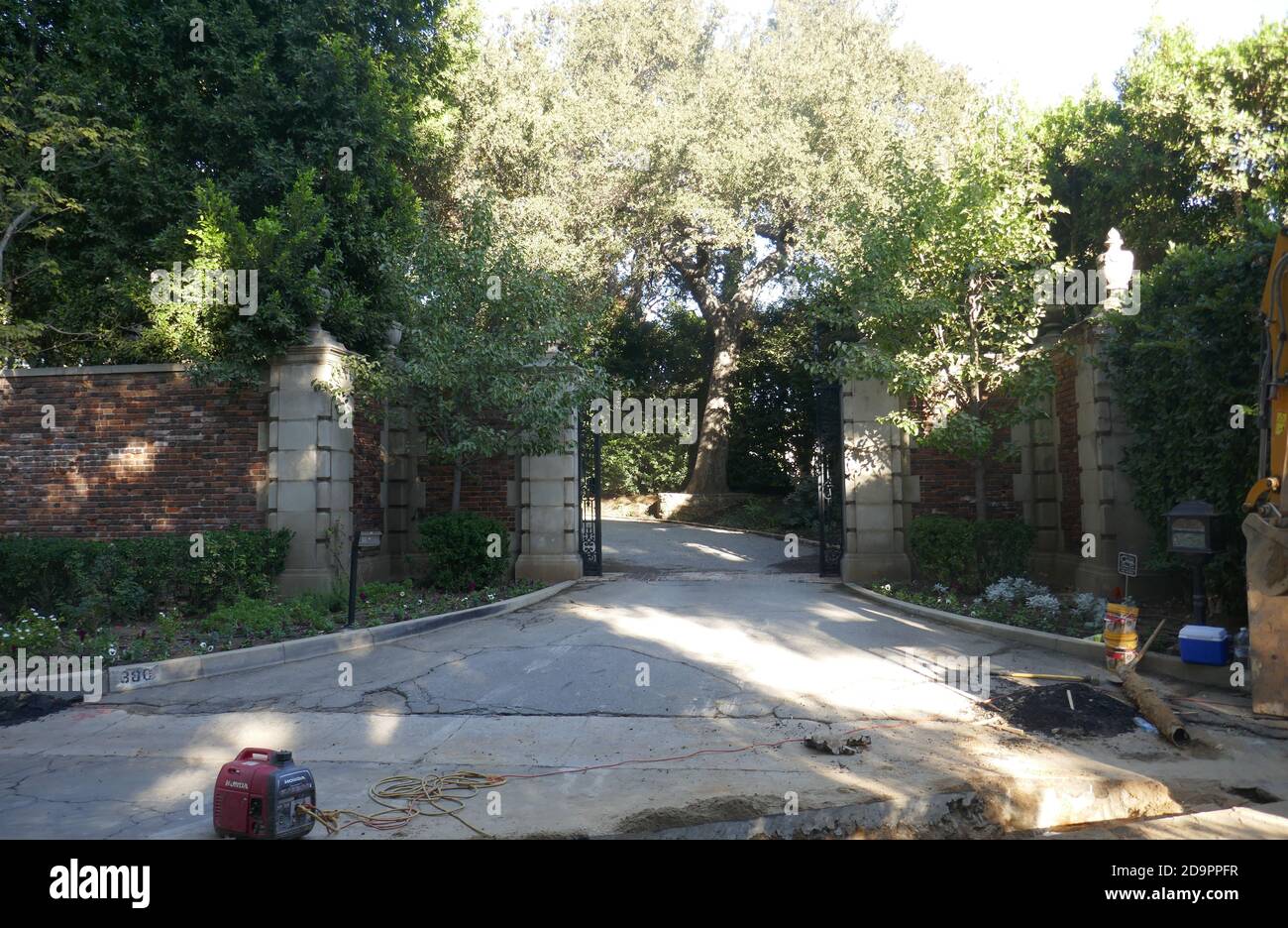 Wayne manor pasadena hi-res stock photography and images - Alamy