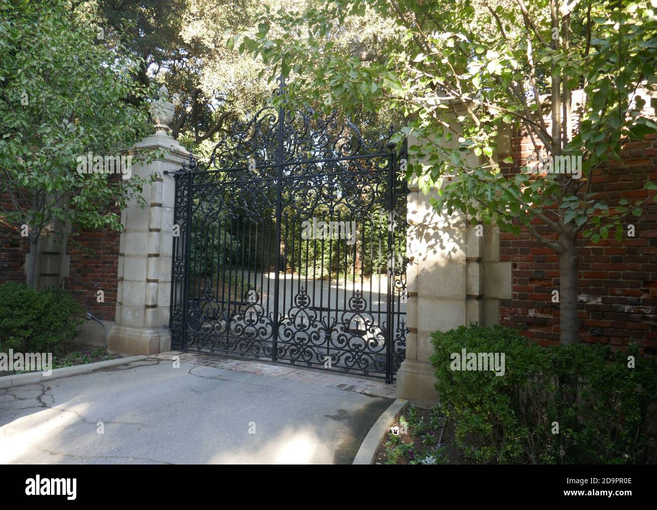 Batman wayne manor hi-res stock photography and images - Alamy