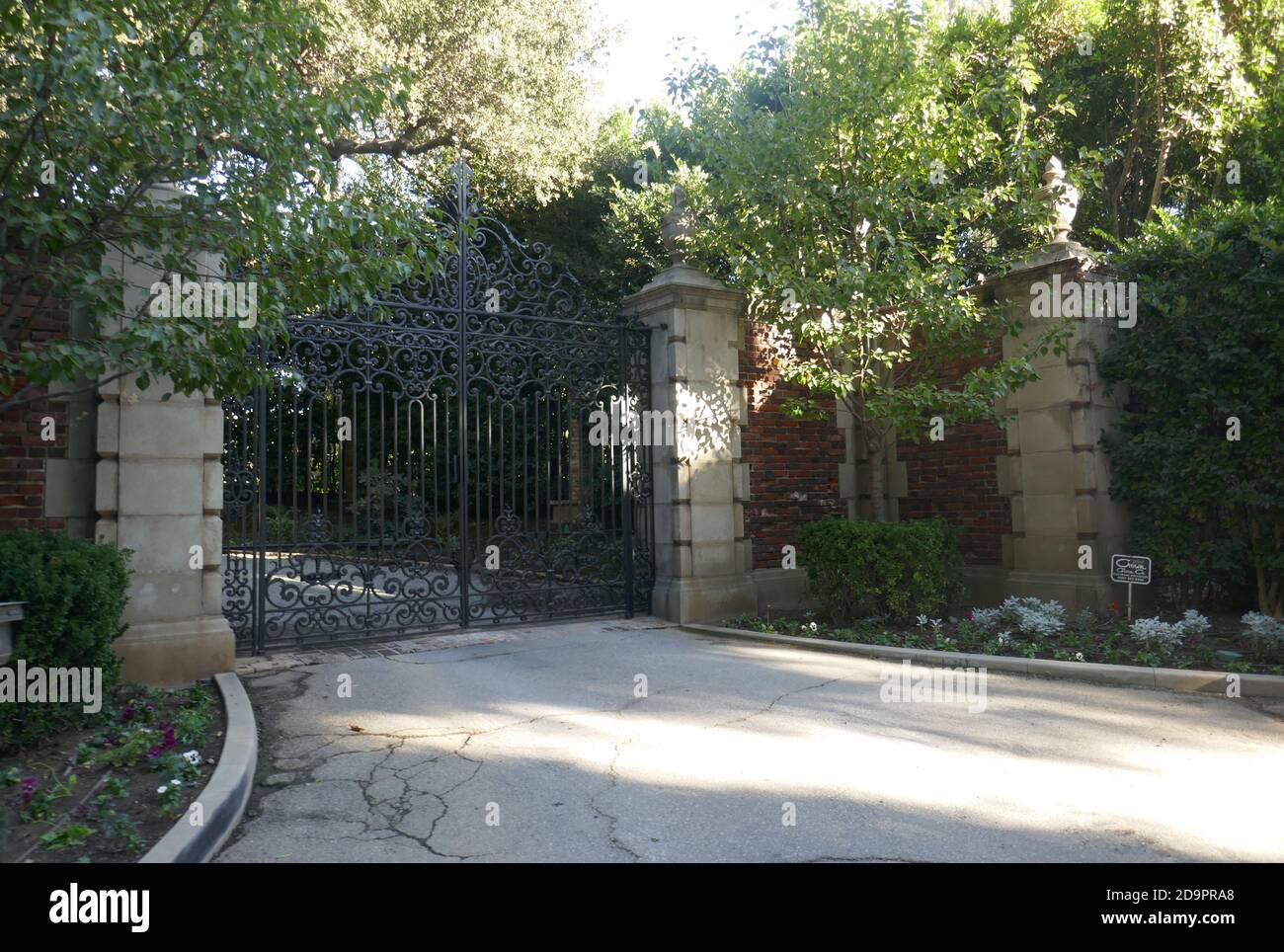 Wayne manor pasadena hi-res stock photography and images - Alamy