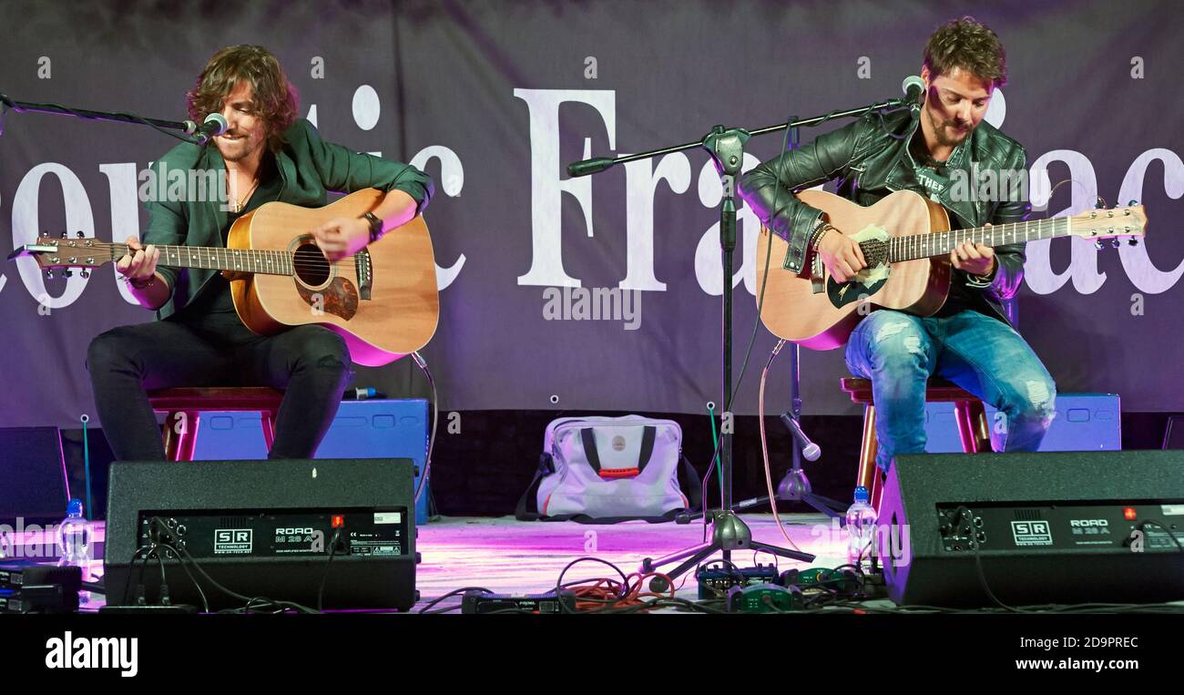 OME,ITALY - AUGUST 26: exhibition live of the italian guitar duo ...