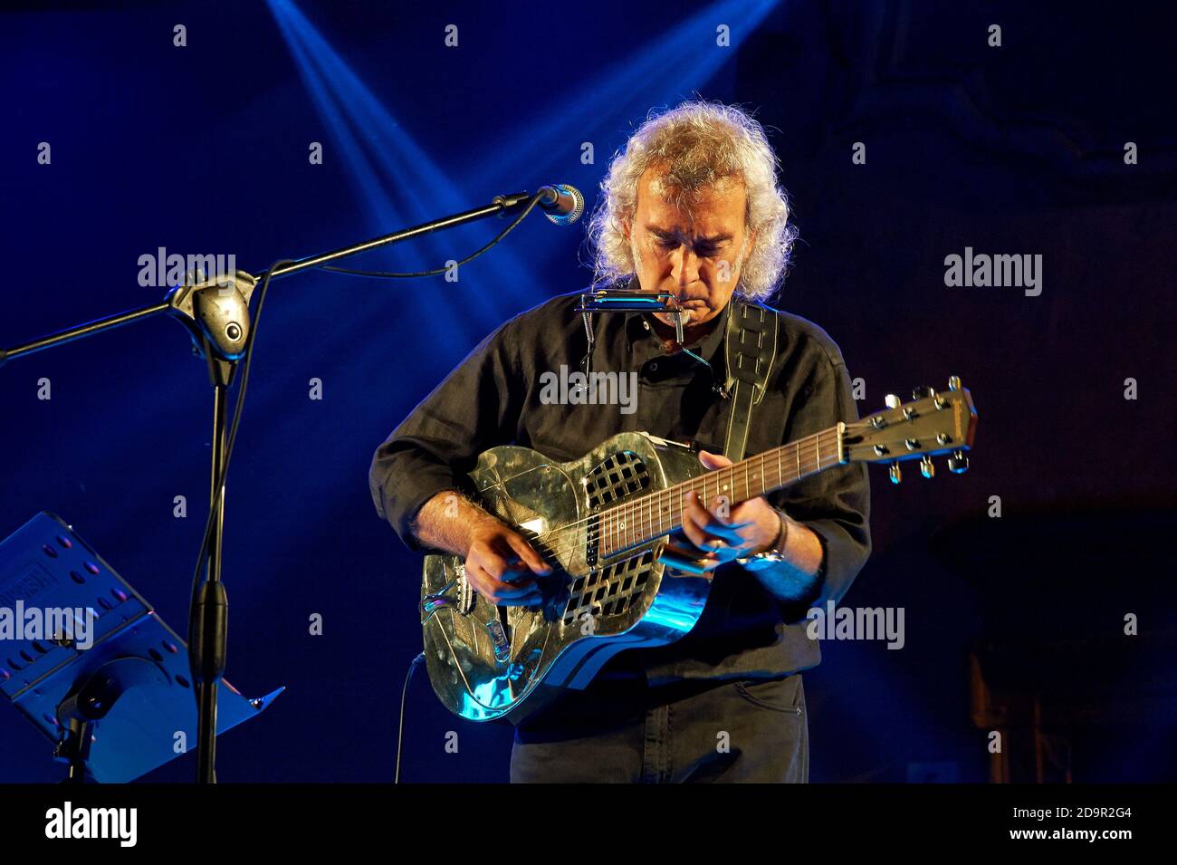 ISEO,ITALY - SEPTEMBER 5: exhibition live of the italian blues guitar ...