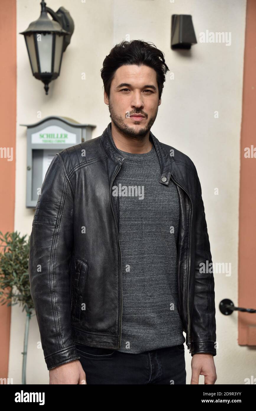 Cologne, Germany. 04th Nov, 2020. The actor Alexander Milo poses in the ...