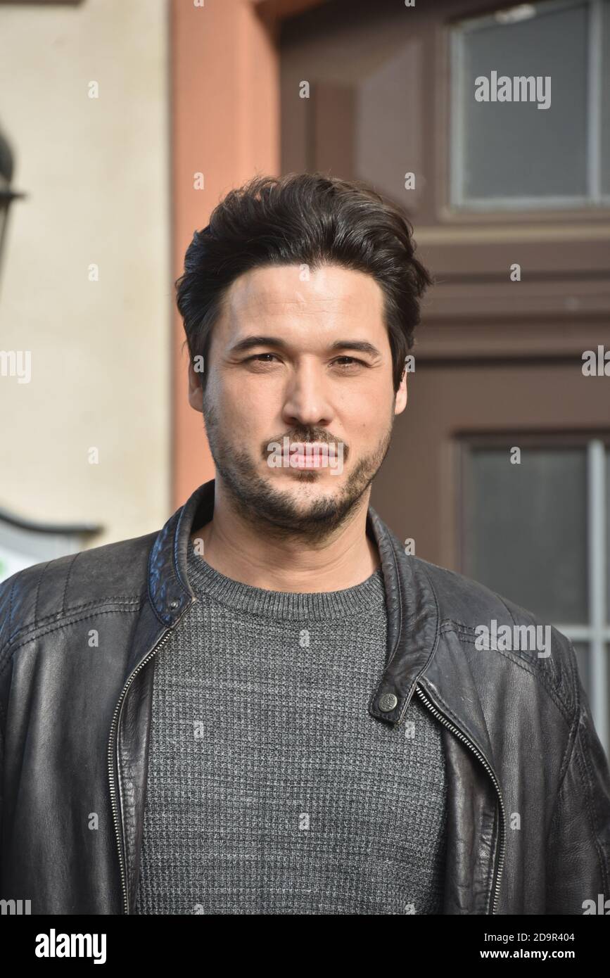 Cologne, Germany. 04th Nov, 2020. The actor Alexander Milo poses in the ...