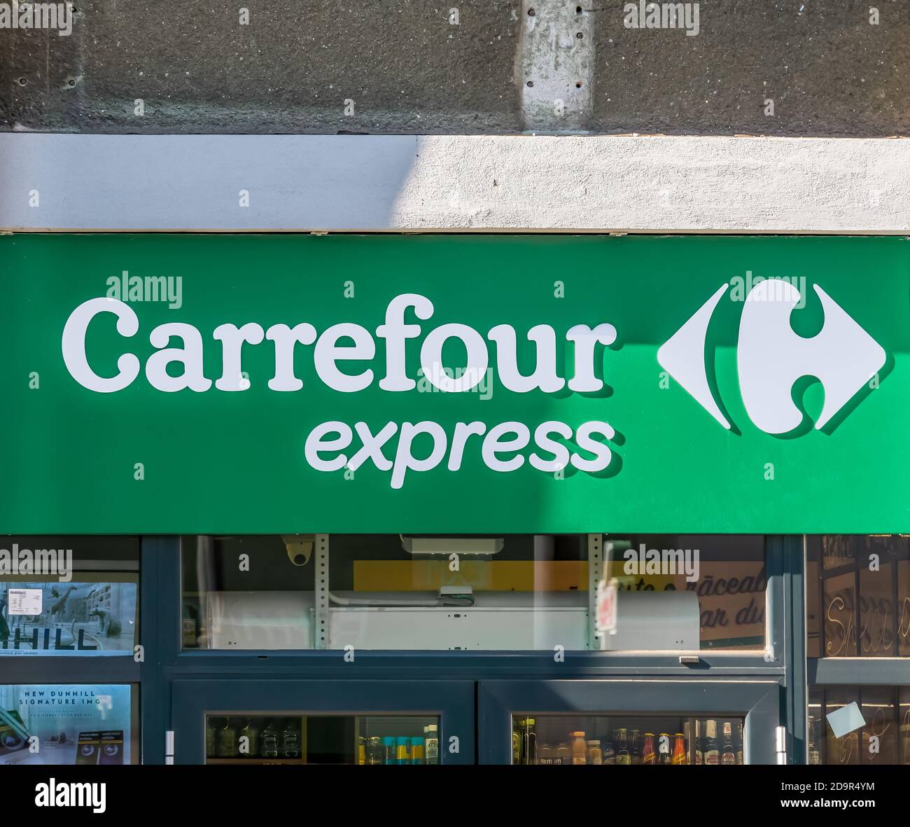 Carrefour express logo hi-res stock photography and images - Alamy
