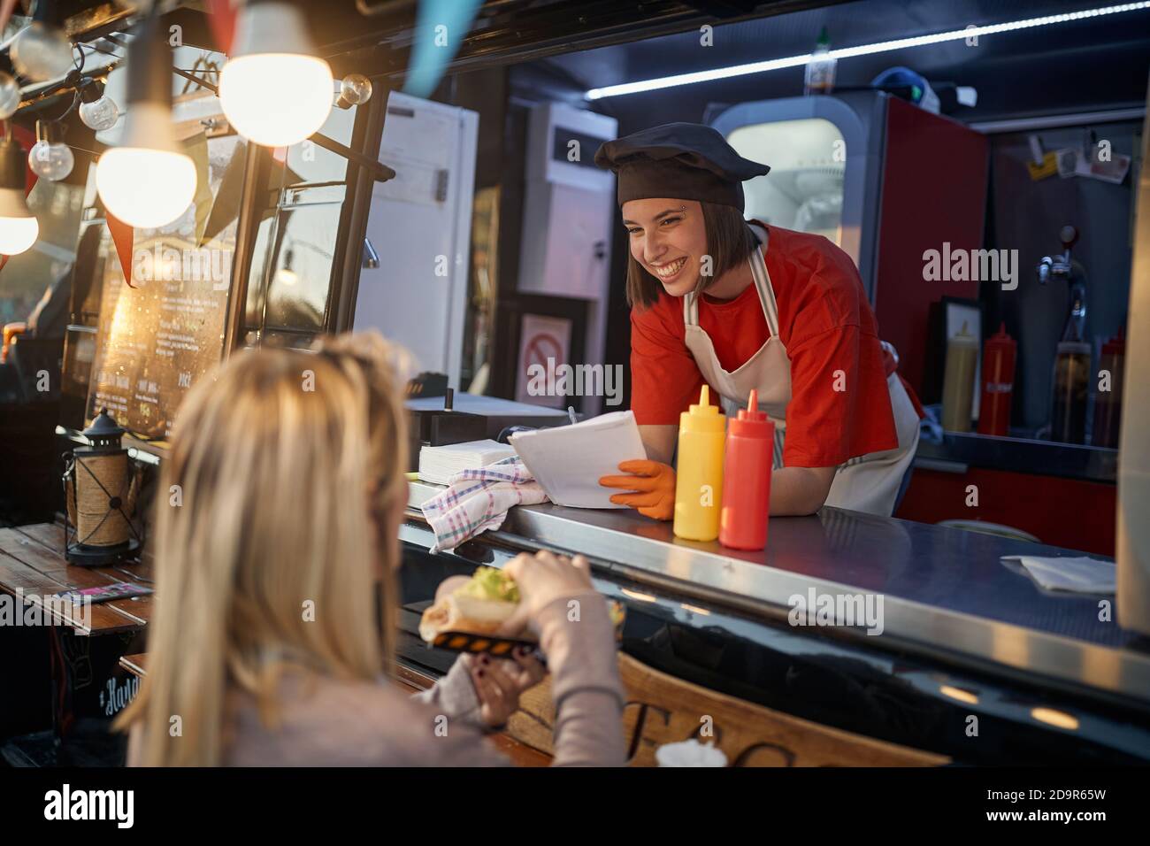 Interpersonal communication hi-res stock photography and images - Alamy