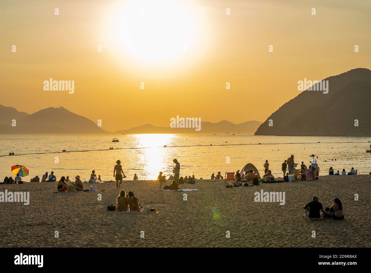 Reopening of public beaches hi-res stock photography and images - Alamy
