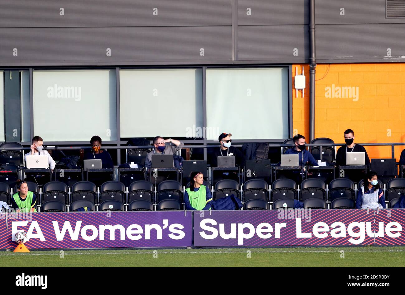 Tottenham hotspurs bench hi-res stock photography and images - Alamy
