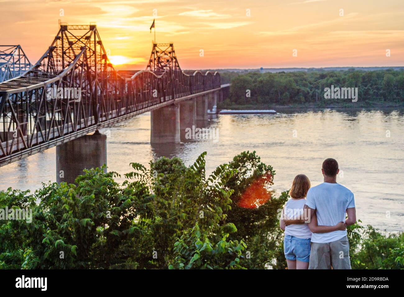 Mississippi river bridge hi-res stock photography and images - Alamy