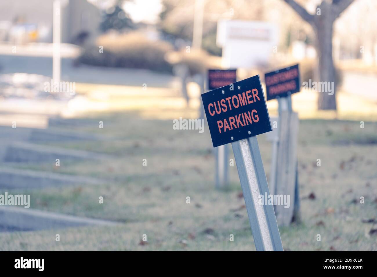 Customer parking hi-res stock photography and images - Alamy