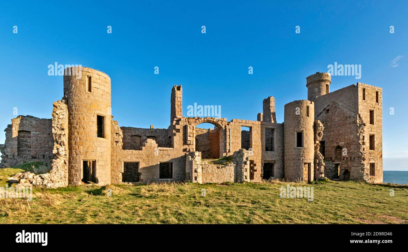 SLAINS CASTLE CRUDEN BAY ABERDEENSHIRE SCOTLAND A REMOTE CASTLE HIGH ON ...