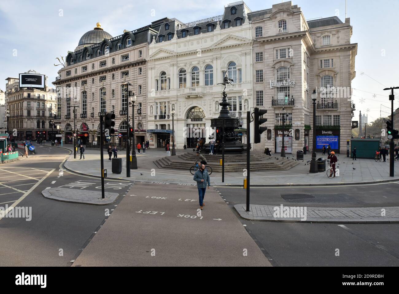 Piccadilly Circus London, UK. 7th Nov 2020. Lockdown 2: The first ...