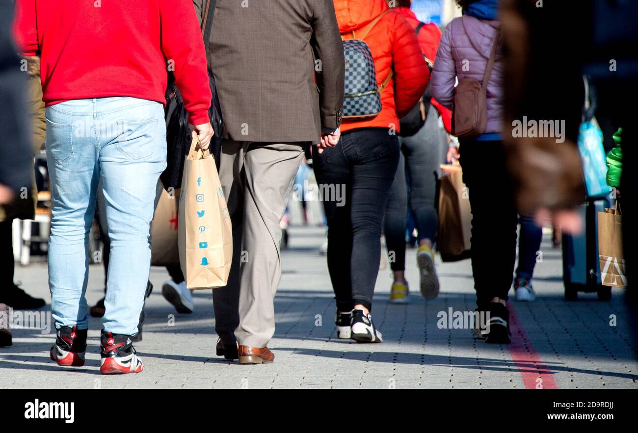 Heavily packed hi-res stock photography and images - Alamy