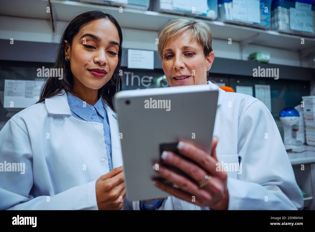 Pharmaceutical lab teaching hi-res stock photography and images - Alamy