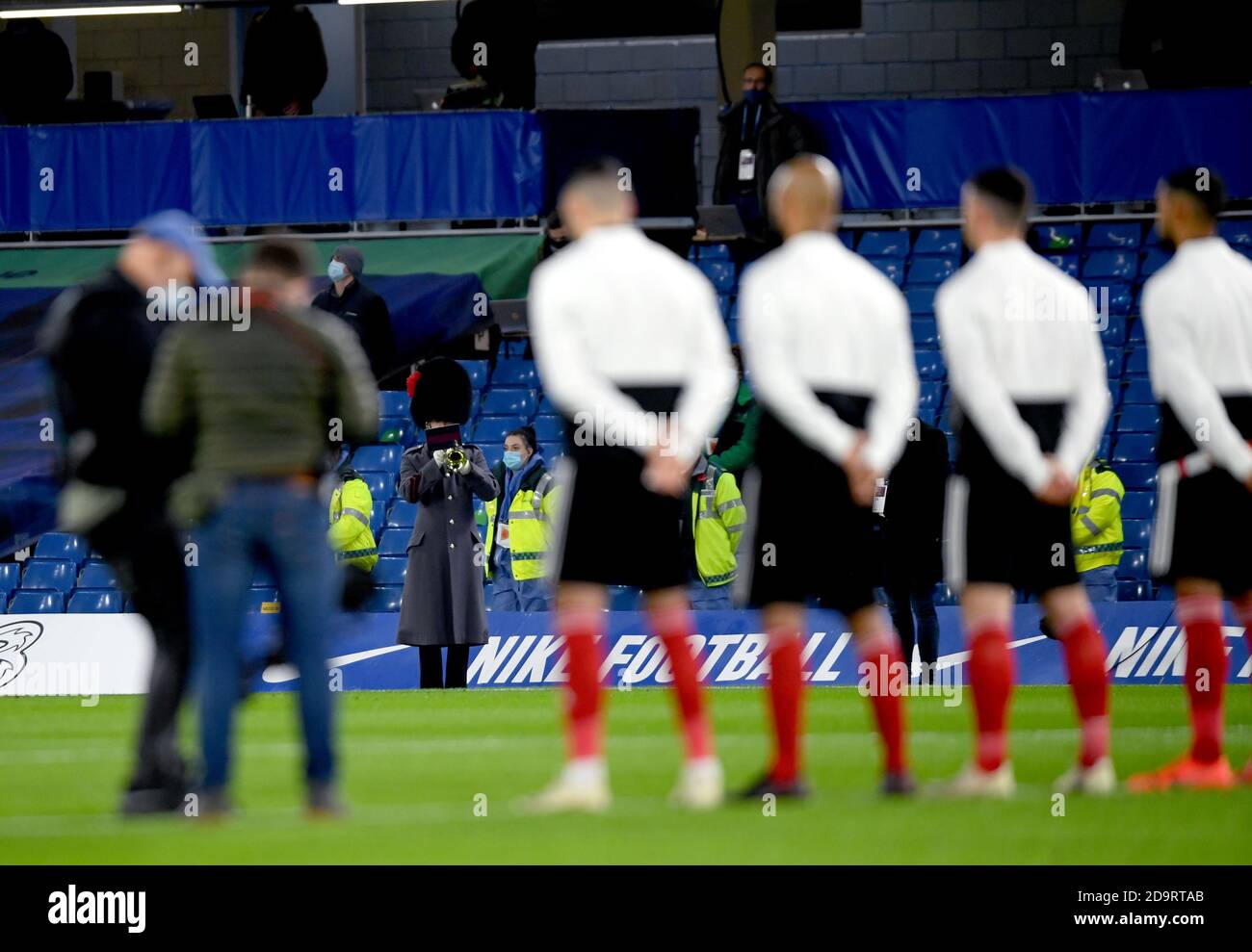 Beginning premier league match stamford bridge hi-res stock photography ...