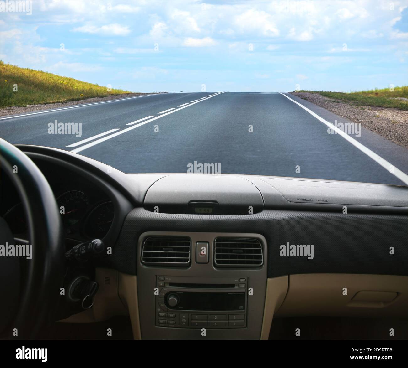 Sports car open road landscape hi-res stock photography and images - Alamy
