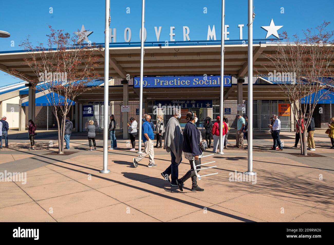 Voting line america hi-res stock photography and images - Alamy