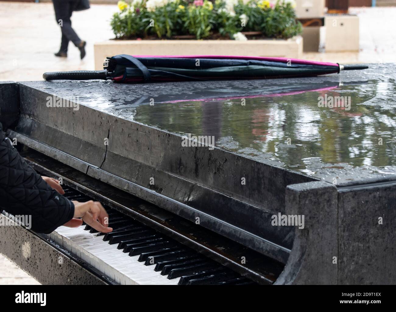 Street Piano High Resolution Stock Photography and Images - Alamy