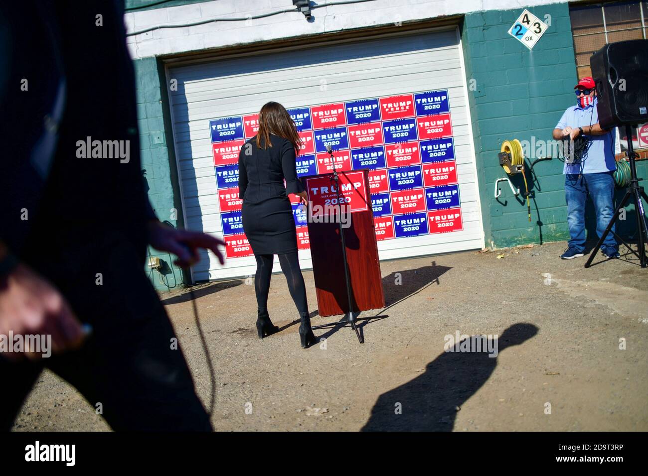 Joe biden campaign staff 2020 hi-res stock photography and images - Alamy