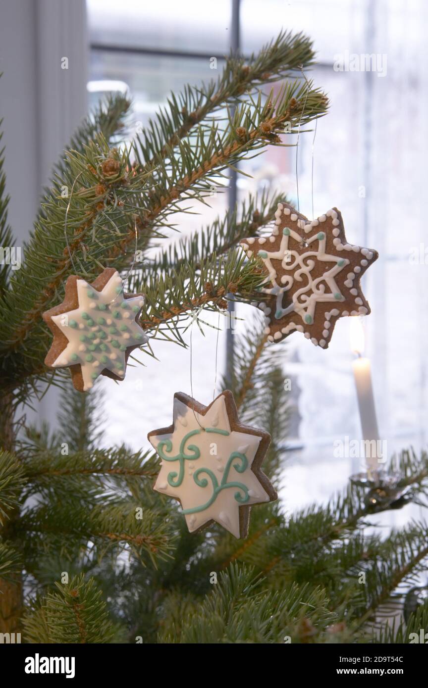 Christmas tree hangers hi-res stock photography and images - Alamy