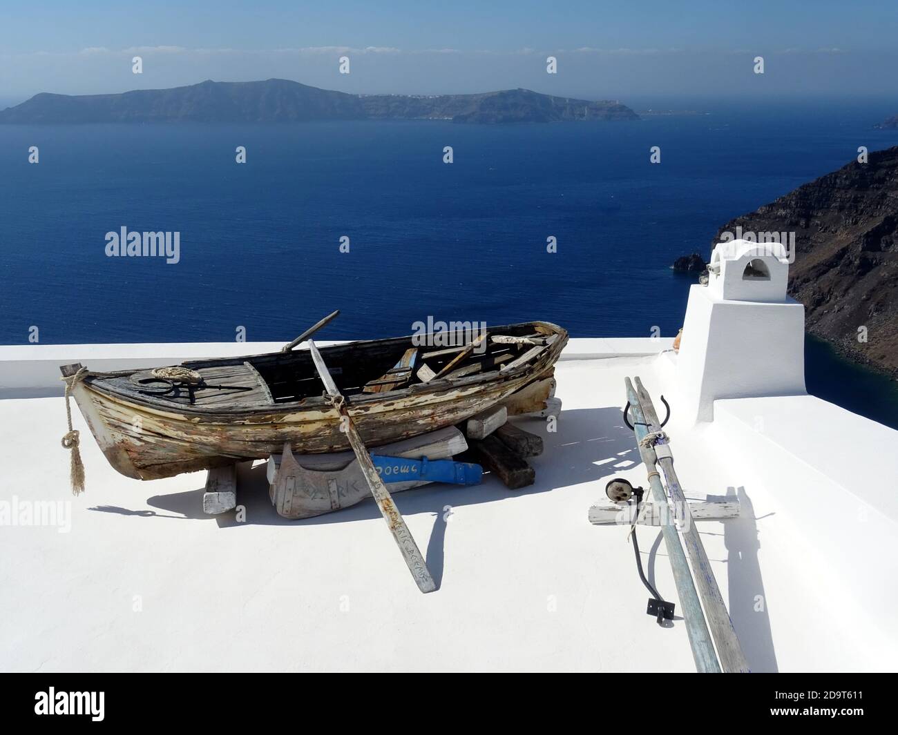 Terrace santorini volcano hi-res stock photography and images - Alamy