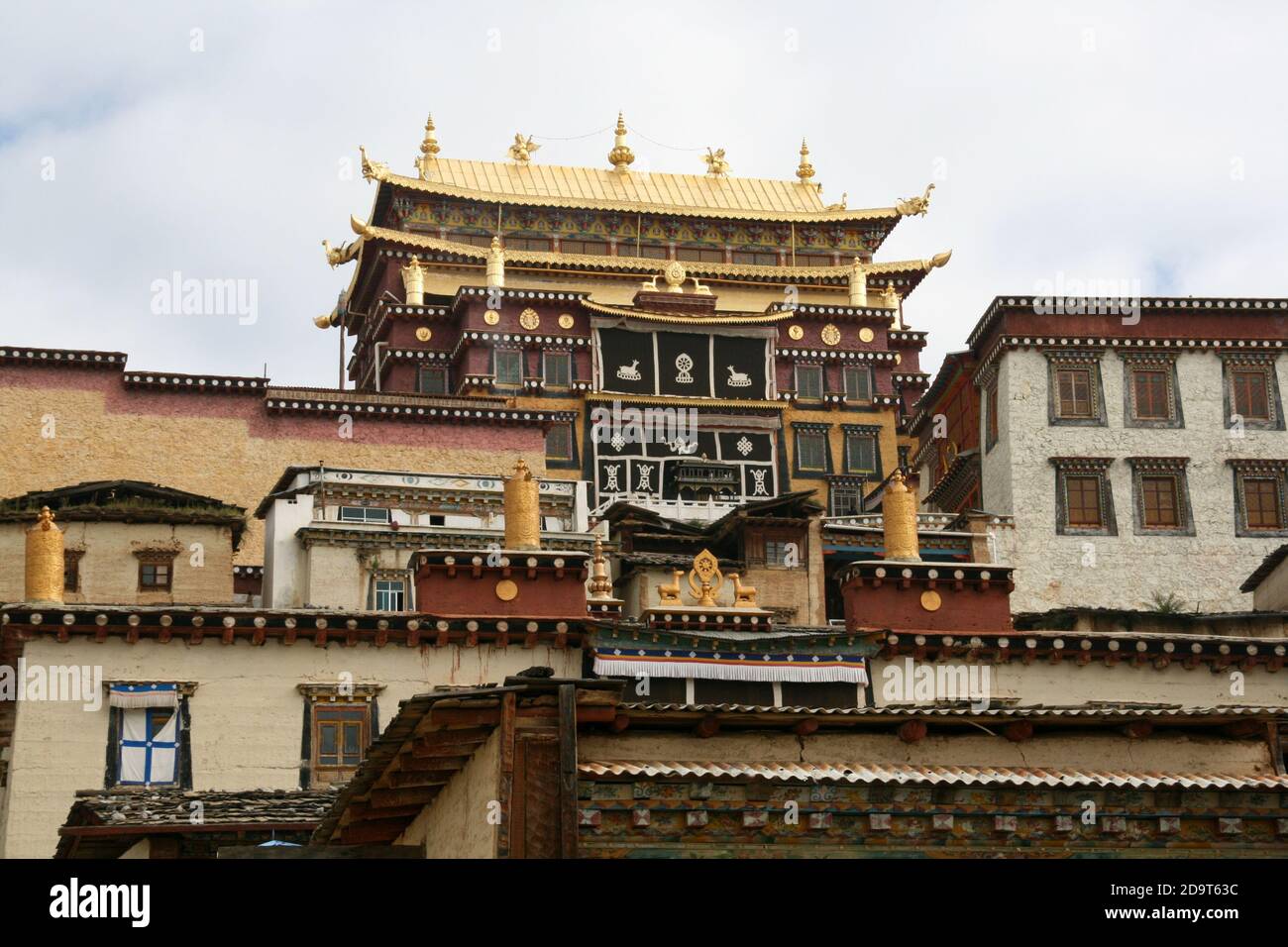 Songzanlin or Shangri-La Temple, Yunnan Stock Photo - Alamy