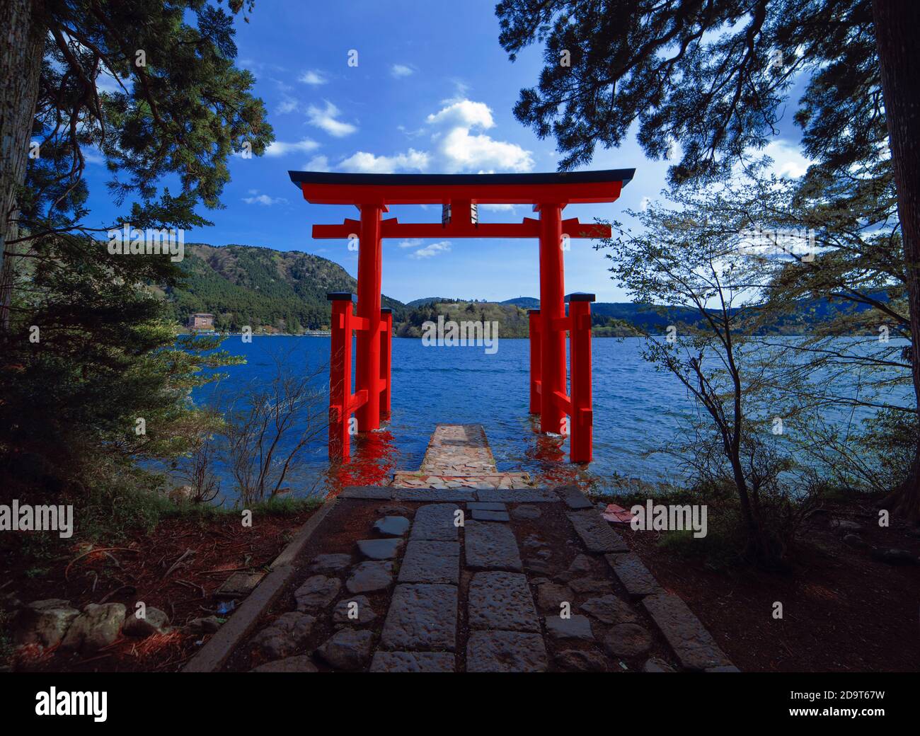 Torii gate in Lake Ashi Stock Photo - Alamy