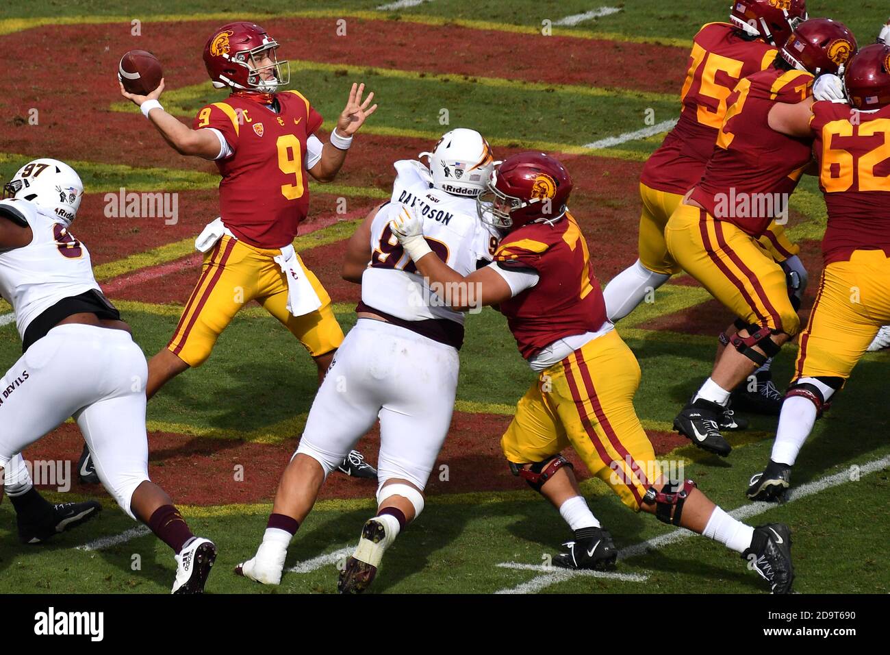 Los Angeles, CA. 7th Nov, 2020. USC Trojans quarterback Kedon Slovis #9 ...