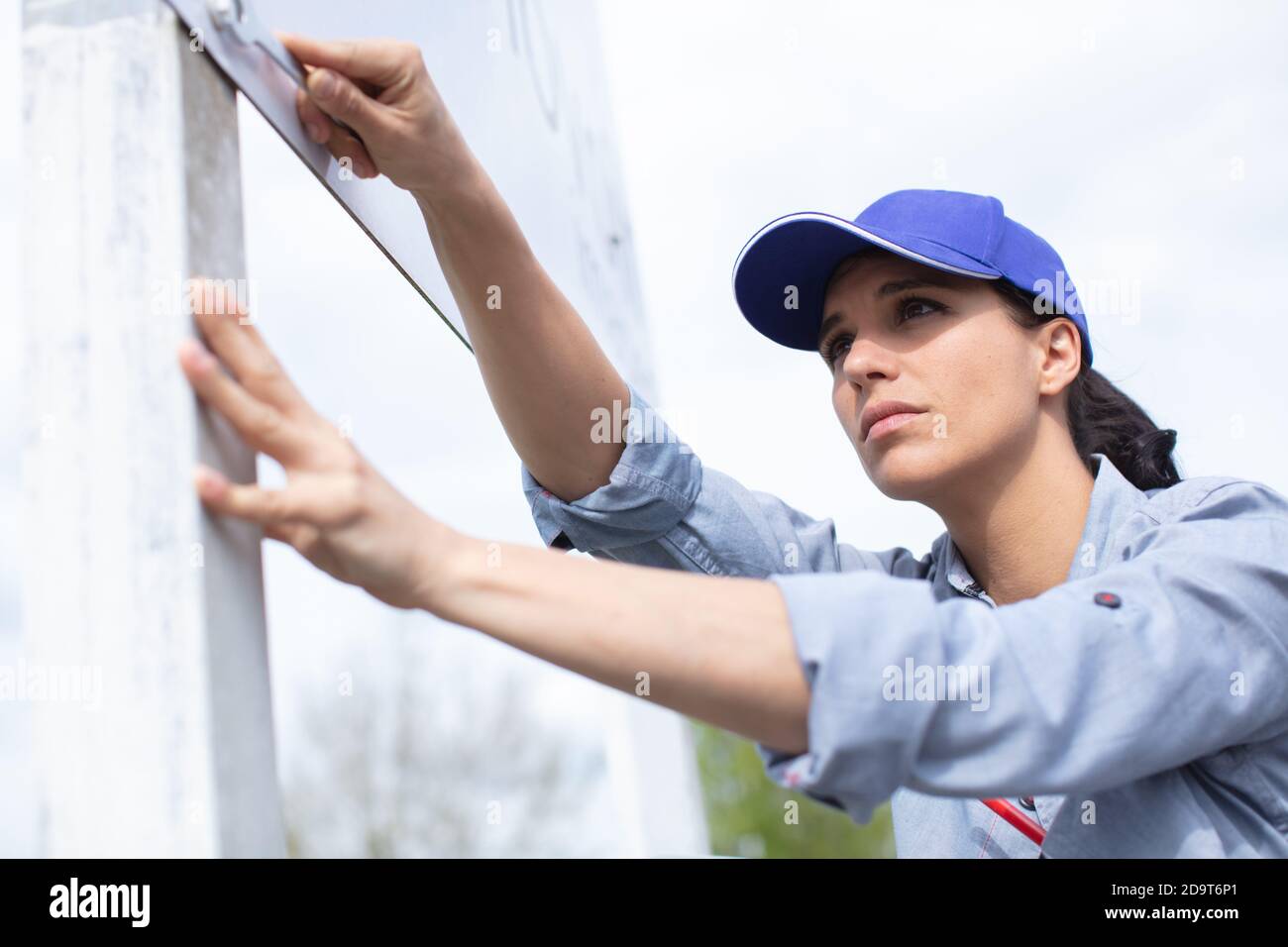 Female manual worker bolt hi-res stock photography and images - Alamy