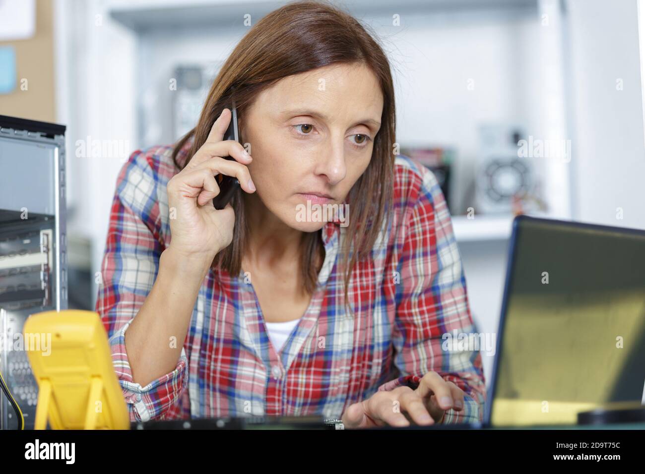 Reflective pc screen hi-res stock photography and images - Alamy