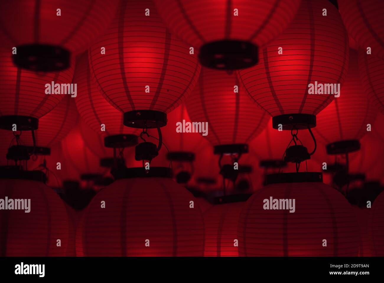 Red Japanese lanterns - Akachōchin Stock Photo - Alamy