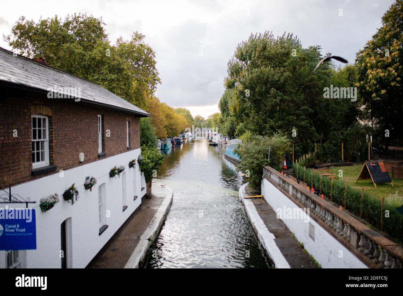 Maida vale sign hi-res stock photography and images - Alamy