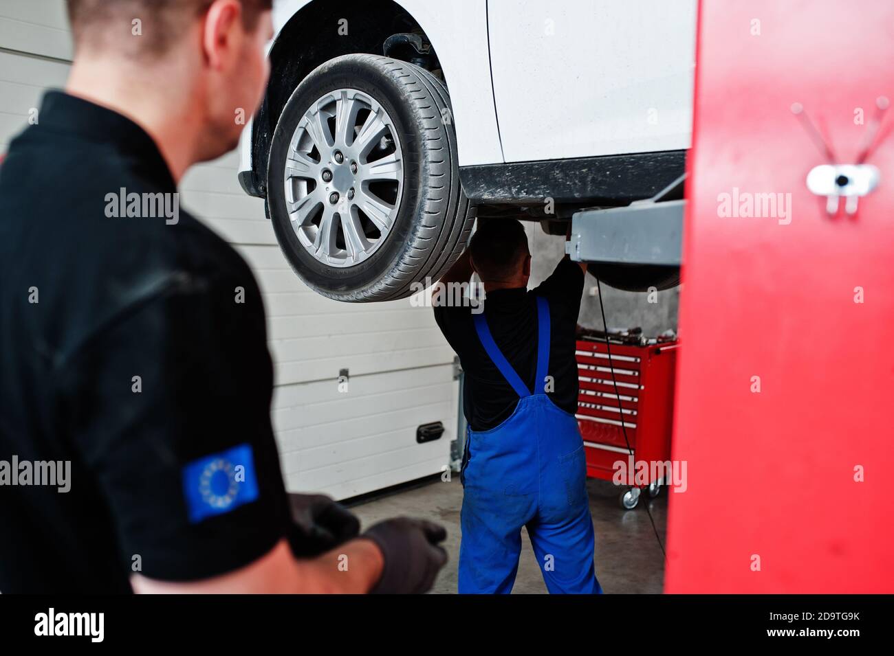 Mechanics in uniform hi-res stock photography and images - Alamy