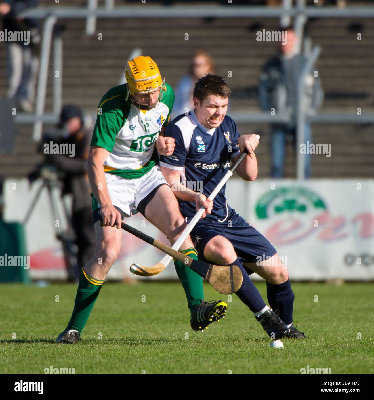 Shinty stick ball hi-res stock photography and images - Alamy