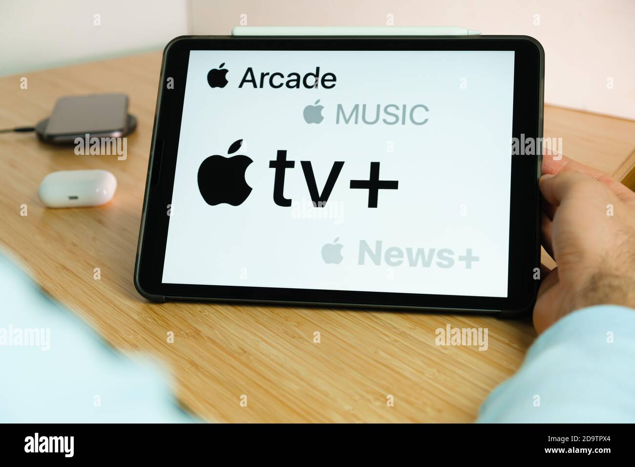 Apple arcade logo hi-res stock photography and images - Alamy