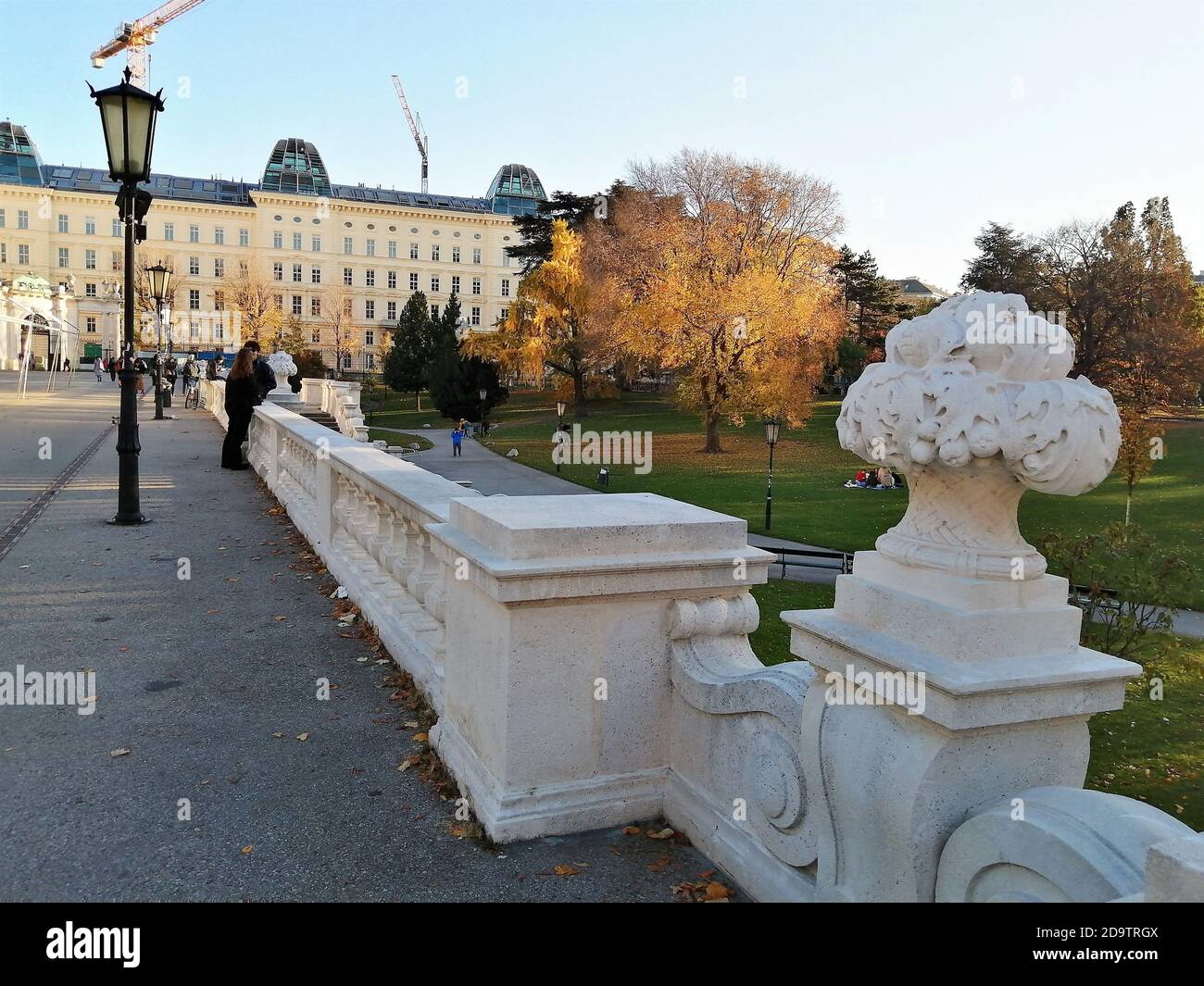 International operation center hi-res stock photography and images - Alamy