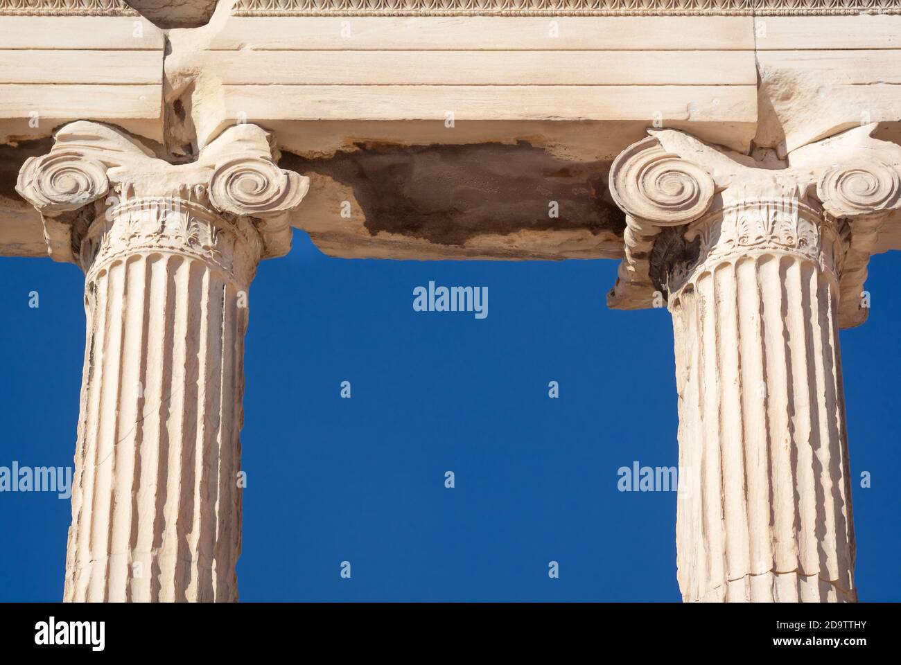 Ionic order of greek columns hi-res stock photography and images - Alamy