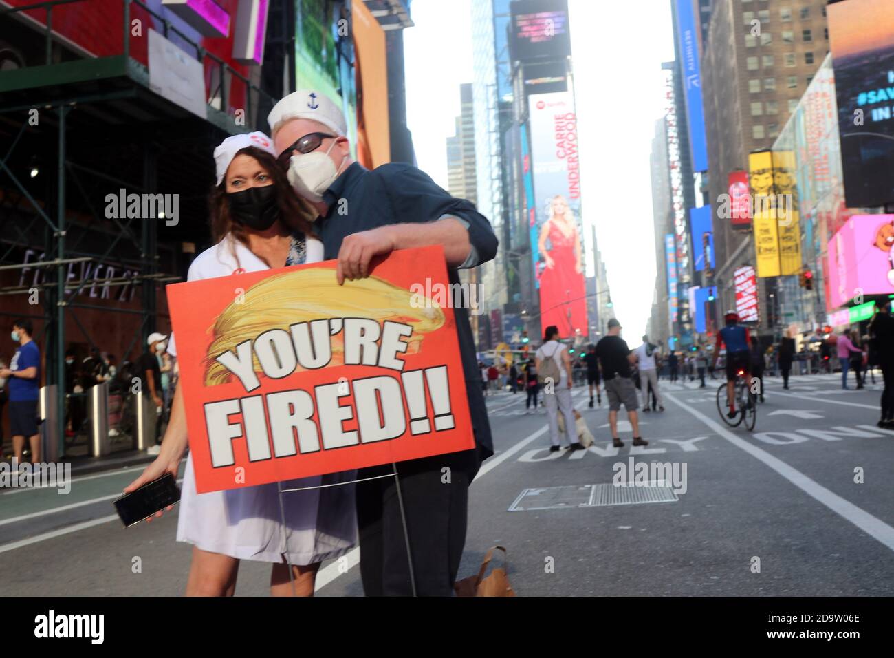 Times square 2000 hi-res stock photography and images - Alamy