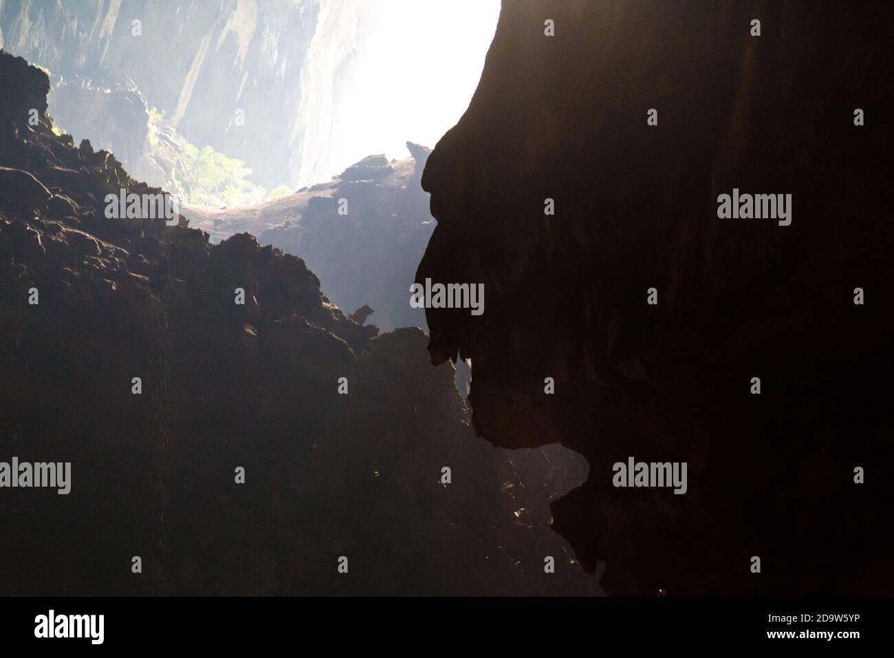Silhoutte formation of monster profile at Deer Cave, Mulu Stock Photo ...