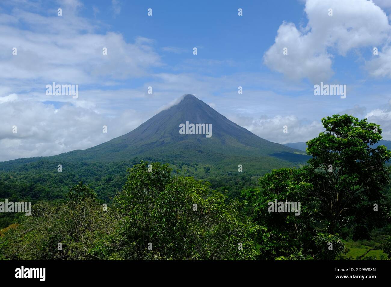 Costa Rica Arenal Volcano National Park - Arenal Volcano - Volcan ...