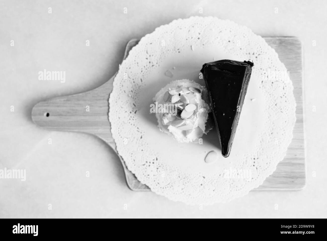 Whipped cream cake top view hi-res stock photography and images - Alamy